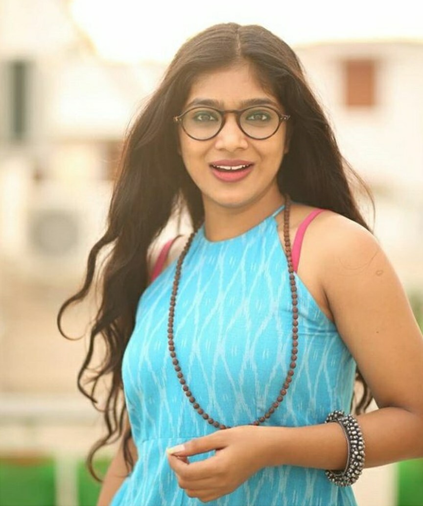 PHOTOS : சன்னி லியோனியுடன் மஜா போஸ் கொடுத்த VJ பார்வதி.. இணையத்தை ...