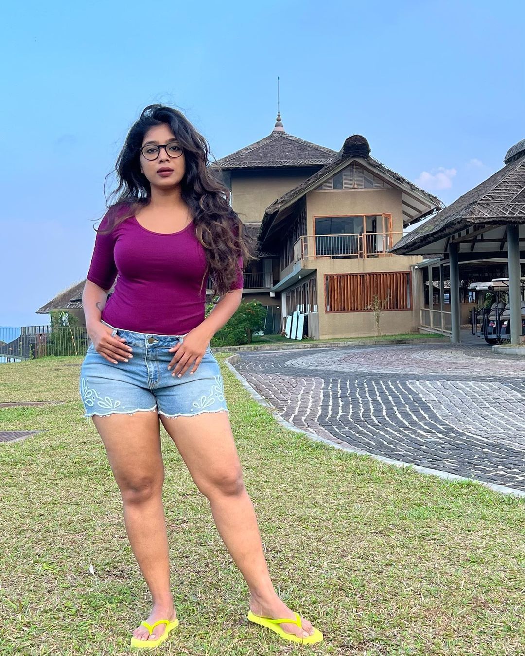 PHOTOS : ஸ்டைலிஷ் தமிழச்சி.. VJ பார்வதியின் லேட்டஸ்ட் ஸ்டைலான நச் ...