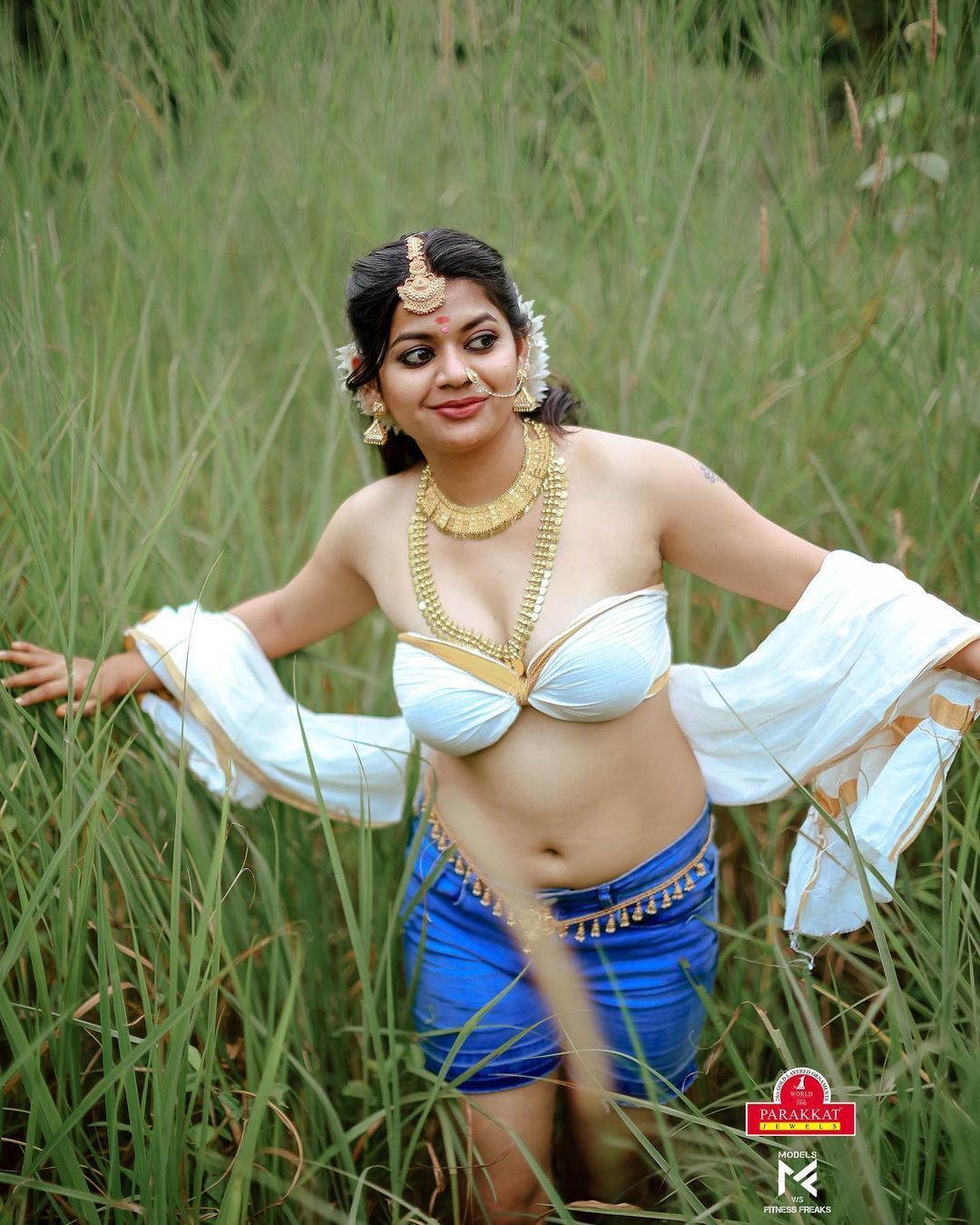 PHOTOS : யப்பா.. ட்ரான்ஸ்பரன்ட் உடையில் பக்கா போஸ்.. கேரள மாடல் அழகி சீதுவின் அசத்தல் க்ளிக்ஸ் ...