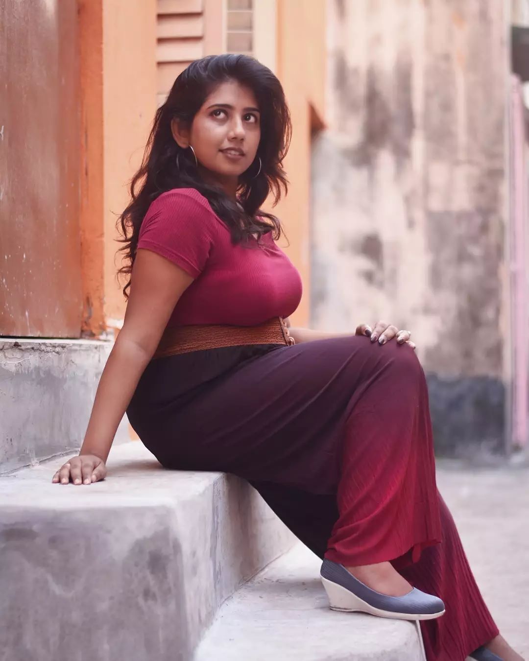 PHOTOS : மினுமினுக்கும் முத்தாரமே..! இன்ஸ்டாகிராம் மாடல் அழகியின் ...