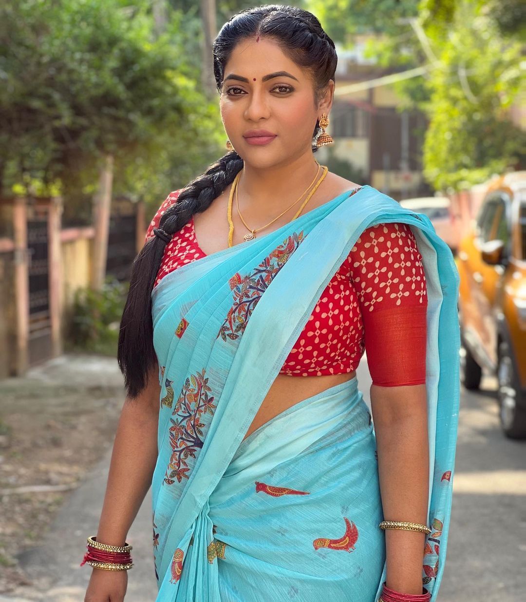 PHOTOS : தேவதை அவள் ஒரு தேவதை..! டைட் உடையில் ஜம்முனு போஸ் கொடுத்த ...