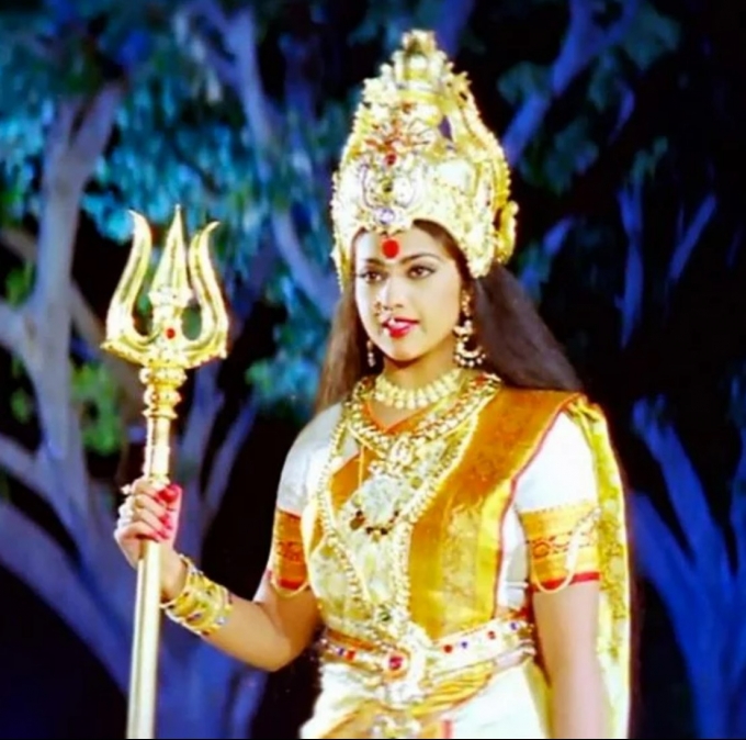 PHOTOS : அன்று முதல் இன்று வரை.. அம்மன் வேடத்தில் கலக்கிய நடிகைகளின் ...