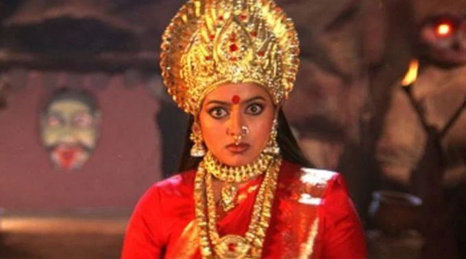 PHOTOS : அன்று முதல் இன்று வரை.. அம்மன் வேடத்தில் கலக்கிய நடிகைகளின் ...