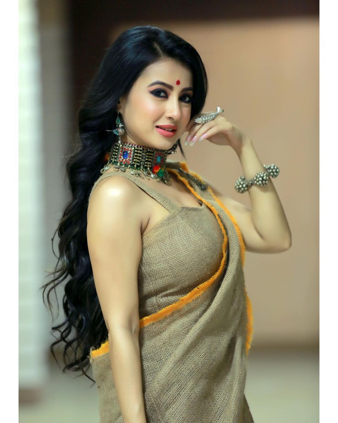 photos : அட அட.. அப்படியொரு வெட்கத்தால் ரசிகர்களை உறைய வைத்த மோனமி கோஷ்.. அசத்தலான நச் க்ளிக்ஸ் ...