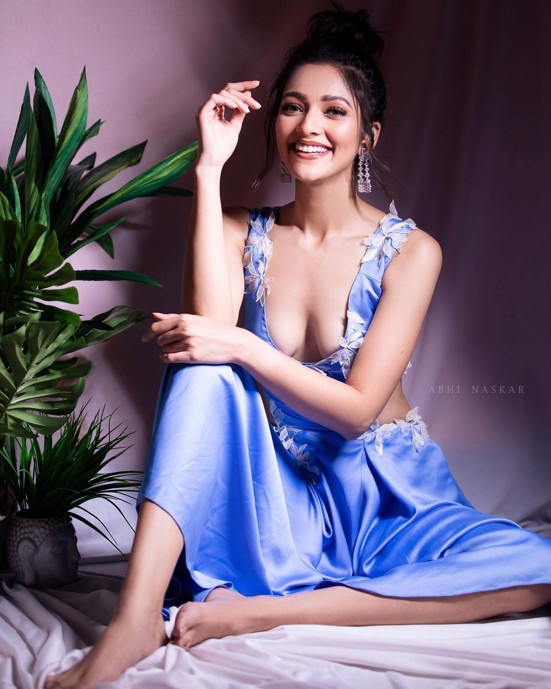 photos : ப்பா.. என்ன பொண்ணுடா.. அப்படியொரு அழகில் கவர்ந்திழுக்கும் சுஷ்மிதா ஸட்டர்ஜி.. மனதை ...