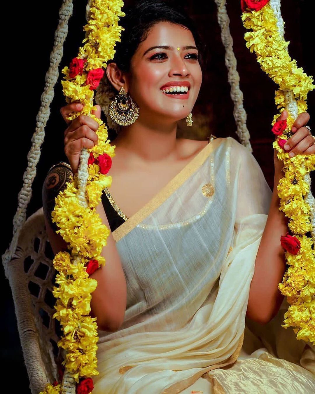 Singer Amrutha Suresh's Gorgeous Entry in Vijayanand movie Audio Launch ...