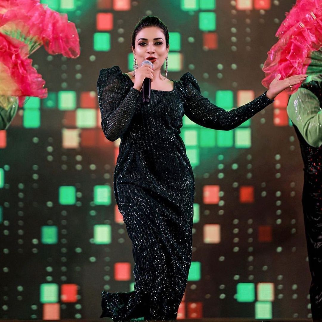 Singer-Anchor Rimi Tomy's Stylish Smiling Stills Made Wow Among Fans ...