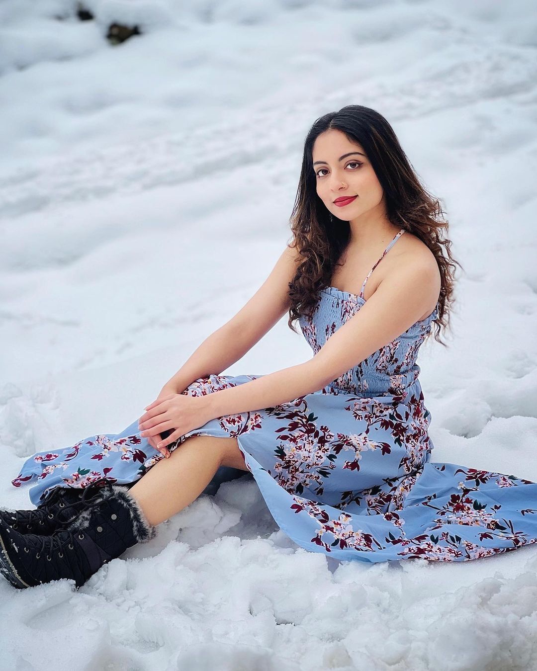 Socal Media Star Ishaani Krishna Enjoing Her Vacation in Kashmir ...