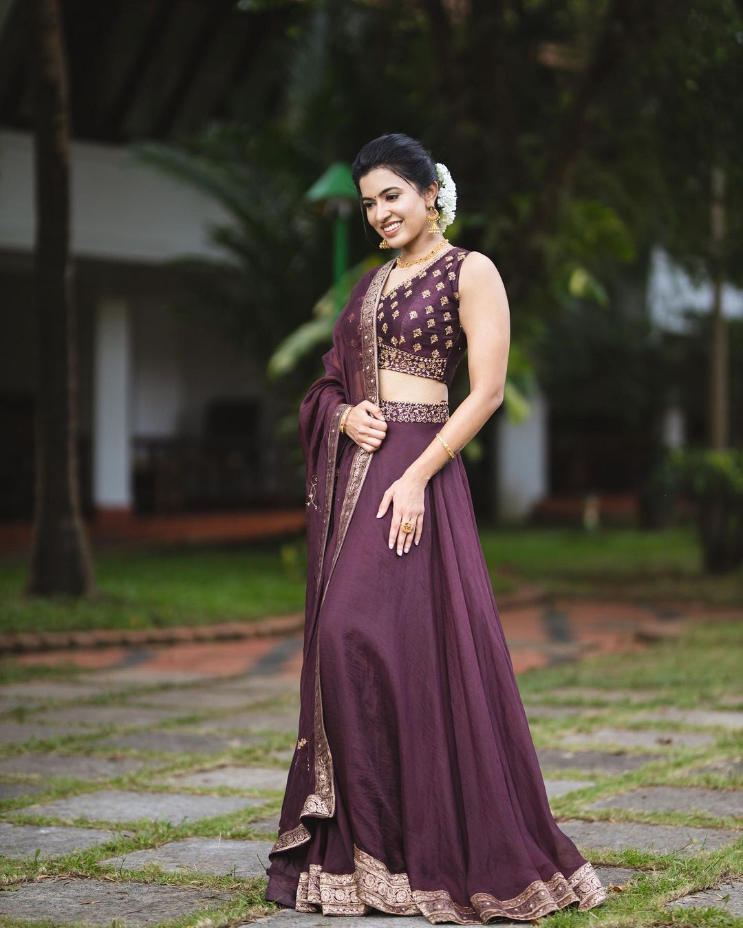 South Actress Anju Kurian's New Makeover in Lahanka Goes Viral on ...