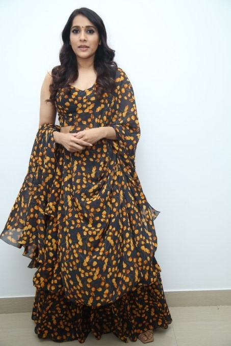 Tollywood Actress Rashmi Gautam Latest Photoshoot Photos: HD Images ...