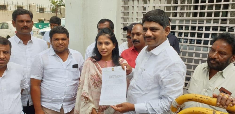 ಚುನಾವಣಾ ಆಯೋಗಕ್ಕೆ ದೂರು ನೀಡಿದ ಕುಸುಮಾ ಹನುಮಂತರಾಯಪ್ಪ, ಡಿಕೆ ಸುರೇಶ್ | Kusuma ...