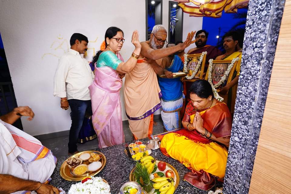 ಗಂಗಾವತಿ: ಗಾಲಿ ಜನಾರ್ದನ್‌ ರೆಡ್ಡಿ ಹೊಸ ಮನೆ ಗೃಹ ಪ್ರವೇಶದ ಫೋಟೋಗಳು | Gangavathi ...