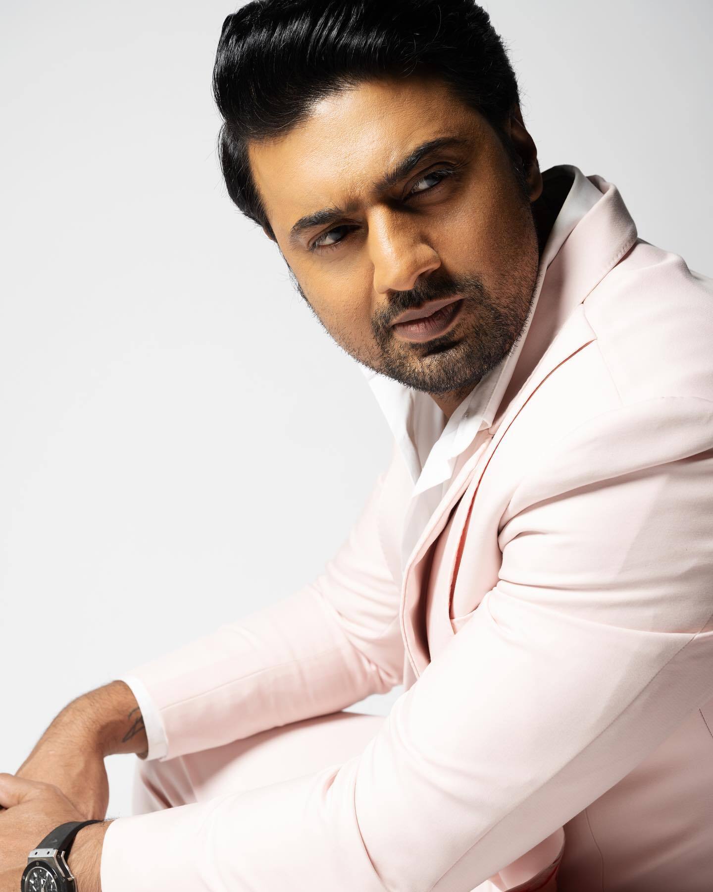 সুপারস্টার দেবের জন্মদিনে শুভেচ্ছা বার্তায় ভরাল ফ্যানেরা, কত বছরে পা ...