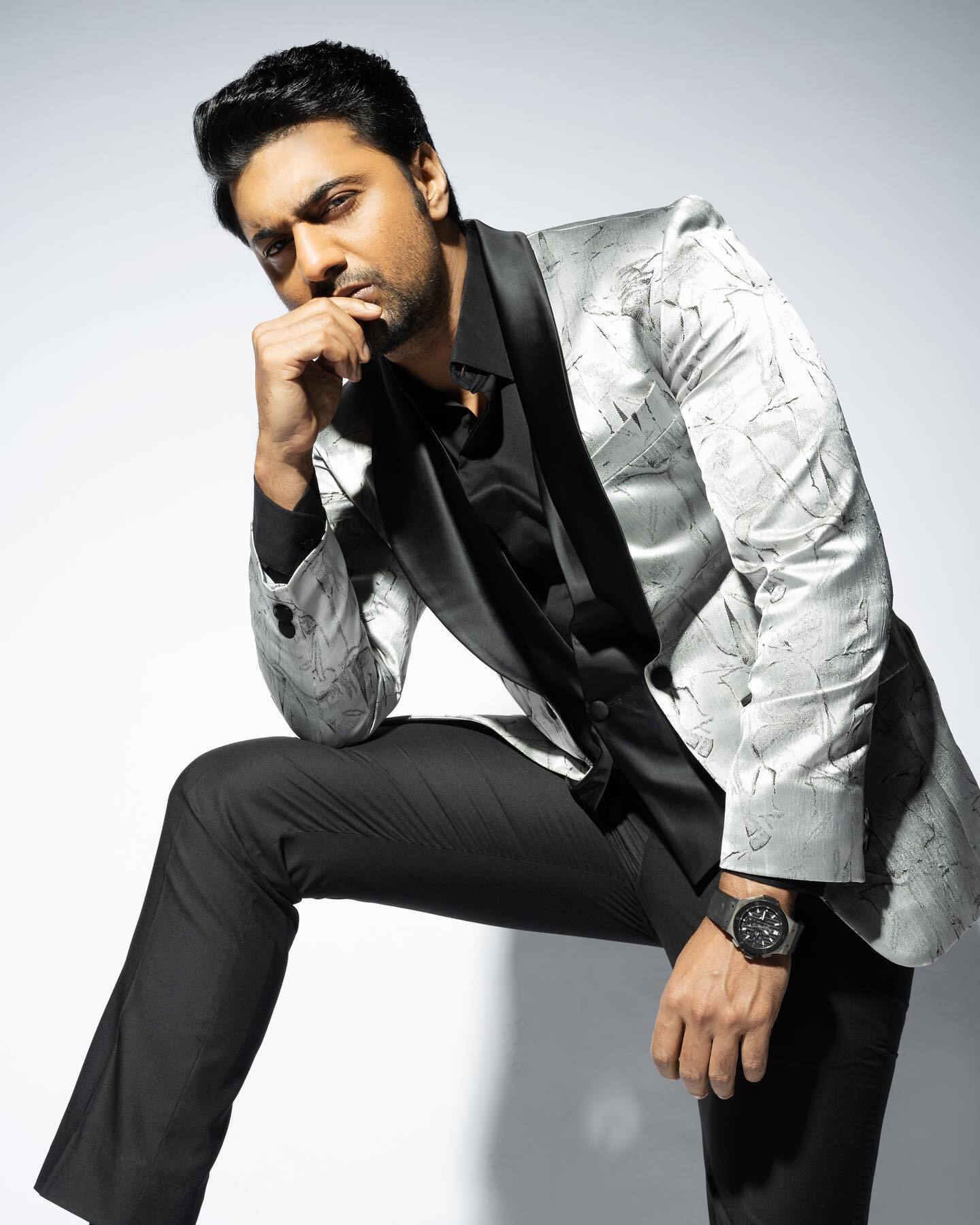 সুপারস্টার দেবের জন্মদিনে শুভেচ্ছা বার্তায় ভরাল ফ্যানেরা, কত বছরে পা ...