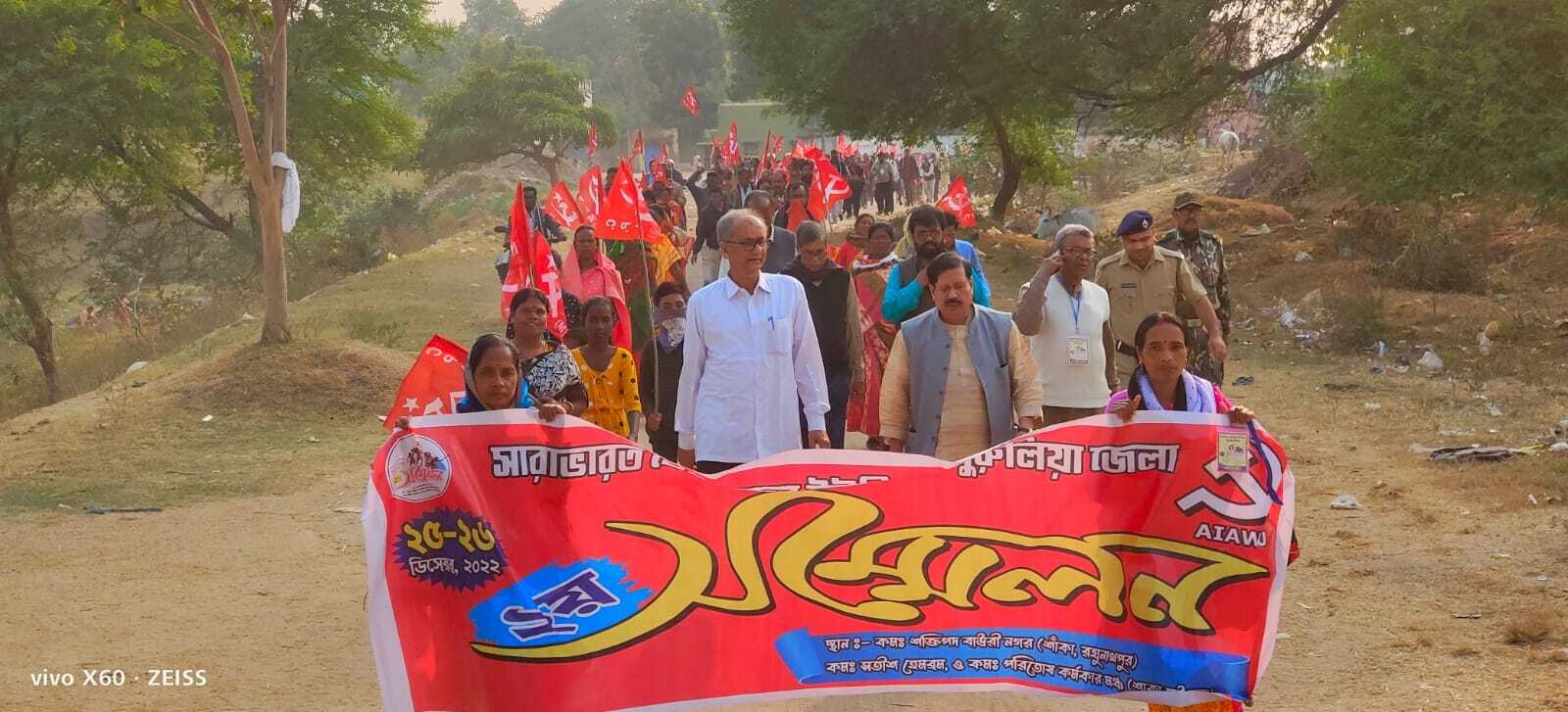 পুরনো মুডে মমতাকে নিশানা! পঞ্চায়েত ভোটের পরে গলায় গামছা দিয়ে চুরির ...