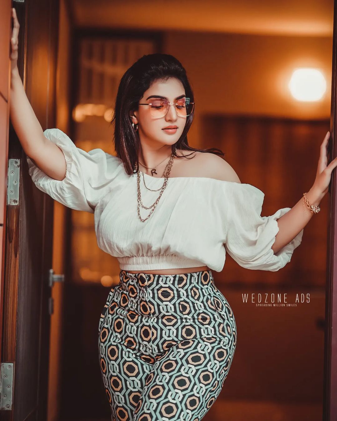 Actress Honey Rose New Stylish And Bold Look From Malappuram Trending ...