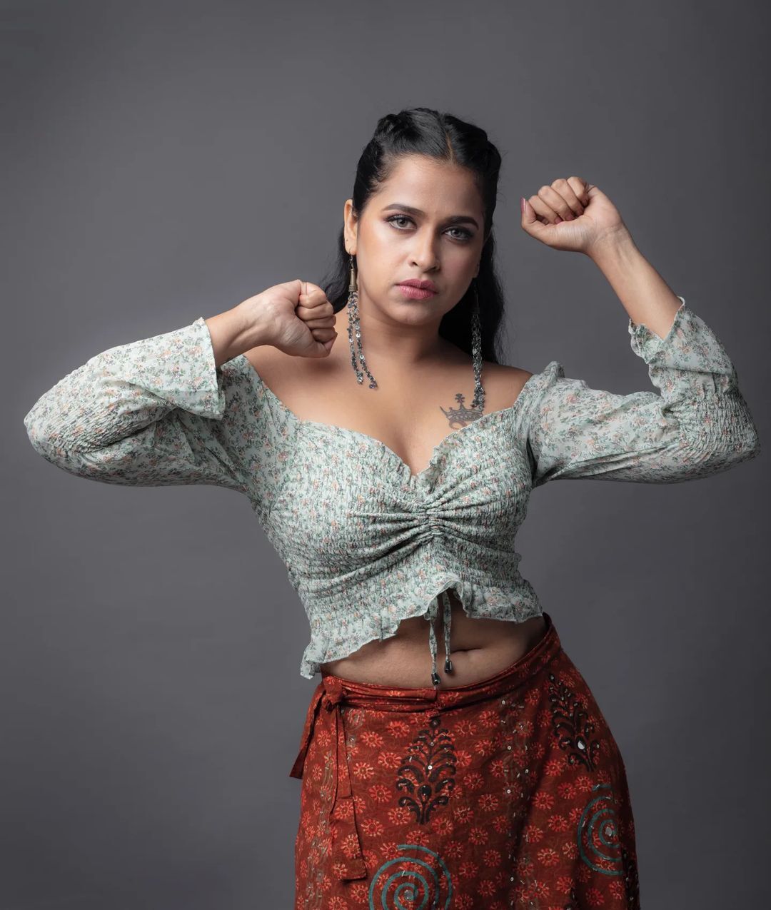 Actress-Model Sadhika Venugopal's Stunning Photoshoot Goes Viral on Social Media | Sadhika ...