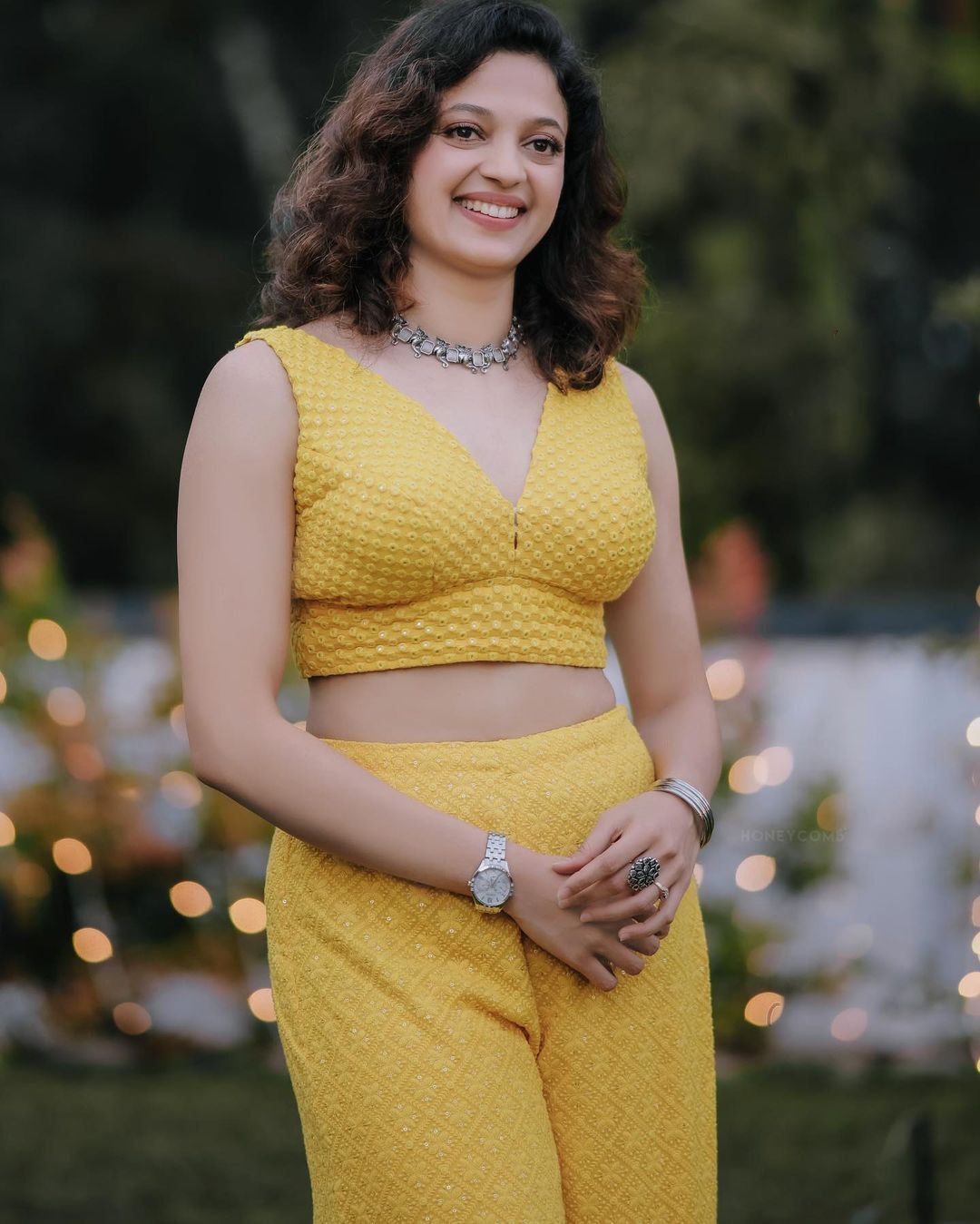 Actress Neeta Pillai's Latest Makeover in Her Sister Wedding Event ...