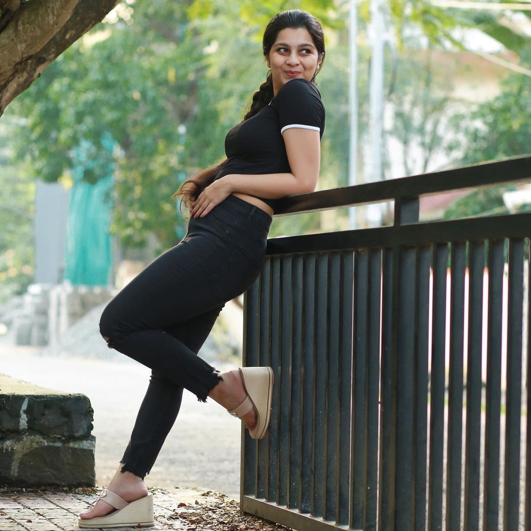 Actress Niranjana Anoop's Makever in Black Outfit Made Wow Among Fans | Niranjana Anoop ...