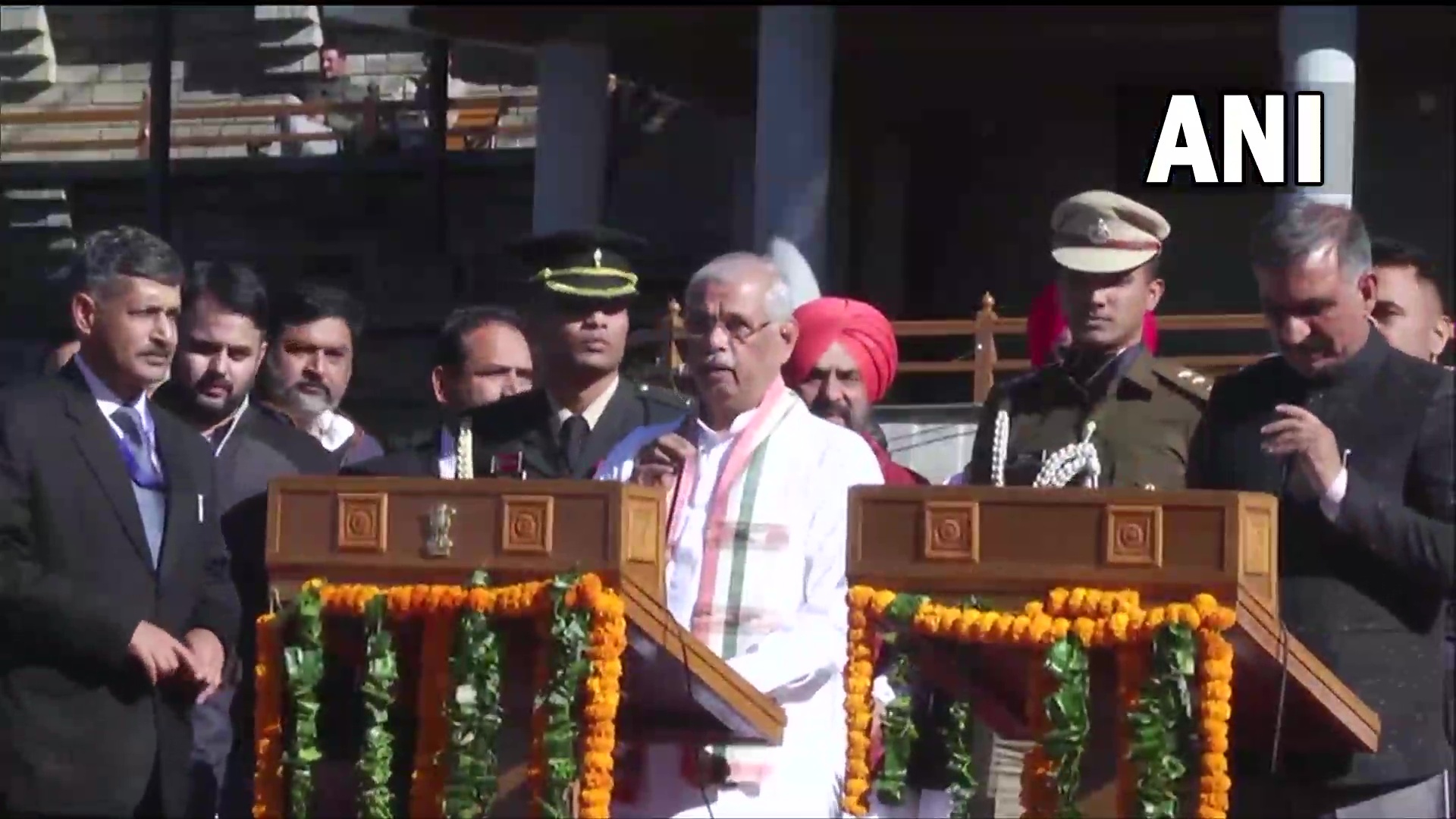 Himachal CM Sukhvinder Singh Sukhu Oath Pics: हिमाचल की स्टीयरिंग अब ...