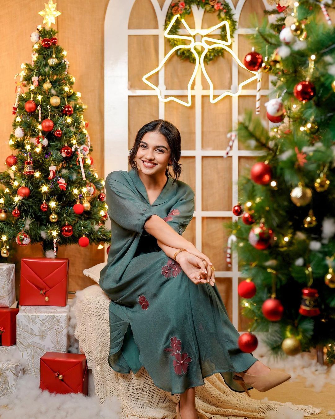 Mollywood Actress Mamitha Baiju's Stunning Christmas Special Photoshoot ...