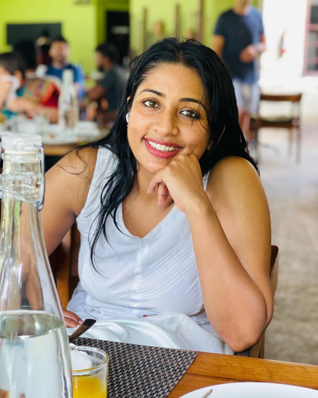 Mollywood Actress Navya Nair's Latest Instagram Post Shows She Waits ...