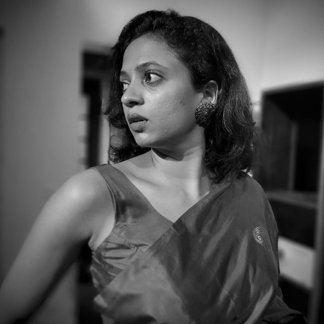 Mollywood Actress Neeta Pilla's Western Makeover Made Wow Among Fans ...