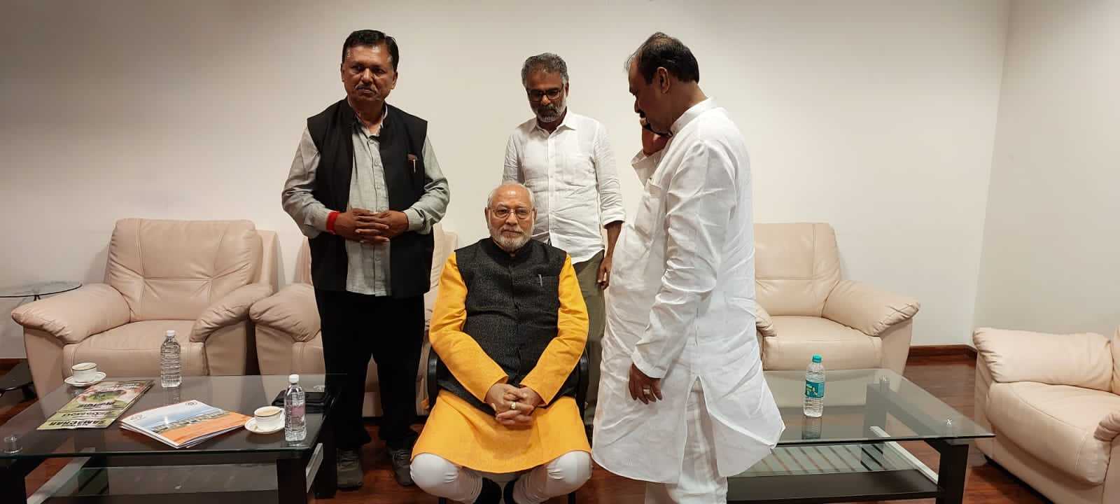 ಅಹಮದಾಬಾದ್‌ ಹೊರಟ ನರೇಂದ್ರ ಮೋದಿ ಸಹೋದರ ಪಹ್ಲಾದ್‌ ಮೋದಿ | Narendra Modi's ...