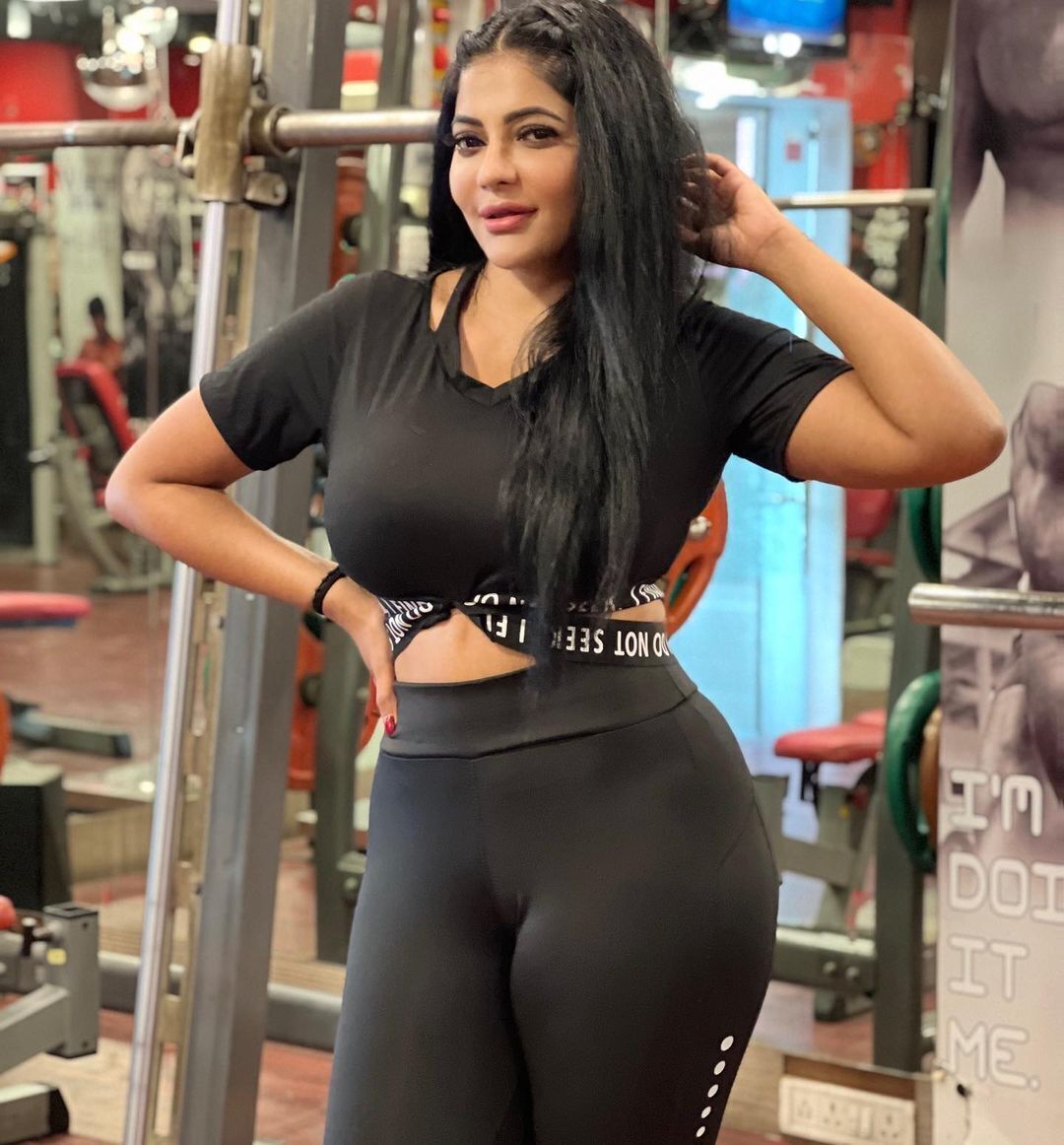 PHOTOS : ஏங்கவைக்கும் அழகு.. பாக்கியலட்சுமி சீரியல் நடிகையின் அசத்தல் போட்டோஸ் ...