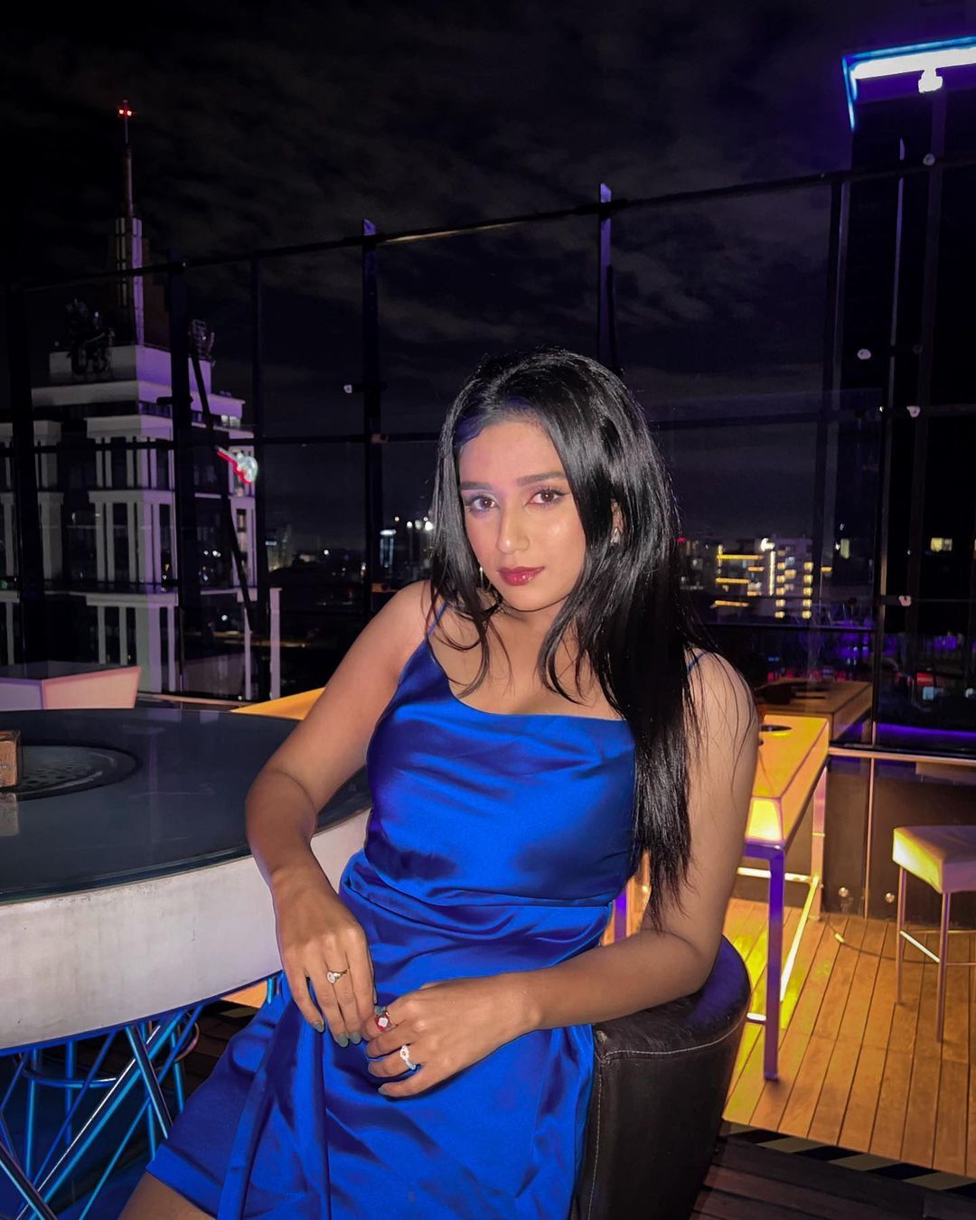 photos : அழகே பொறமைபடும் பேரழகில் ஜான்விகா கலகேரி.. வசீகரிக்கும் நச் ...