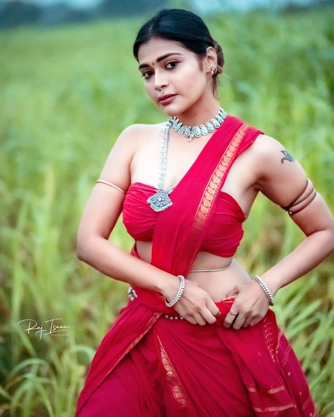 PHOTOS : பூங்குழலியாக அசத்தும் தர்ஷா குப்தா.. சுண்டியிழுக்கும் சூப்பர் பிக்ஸ் இதோ.. | actress ...