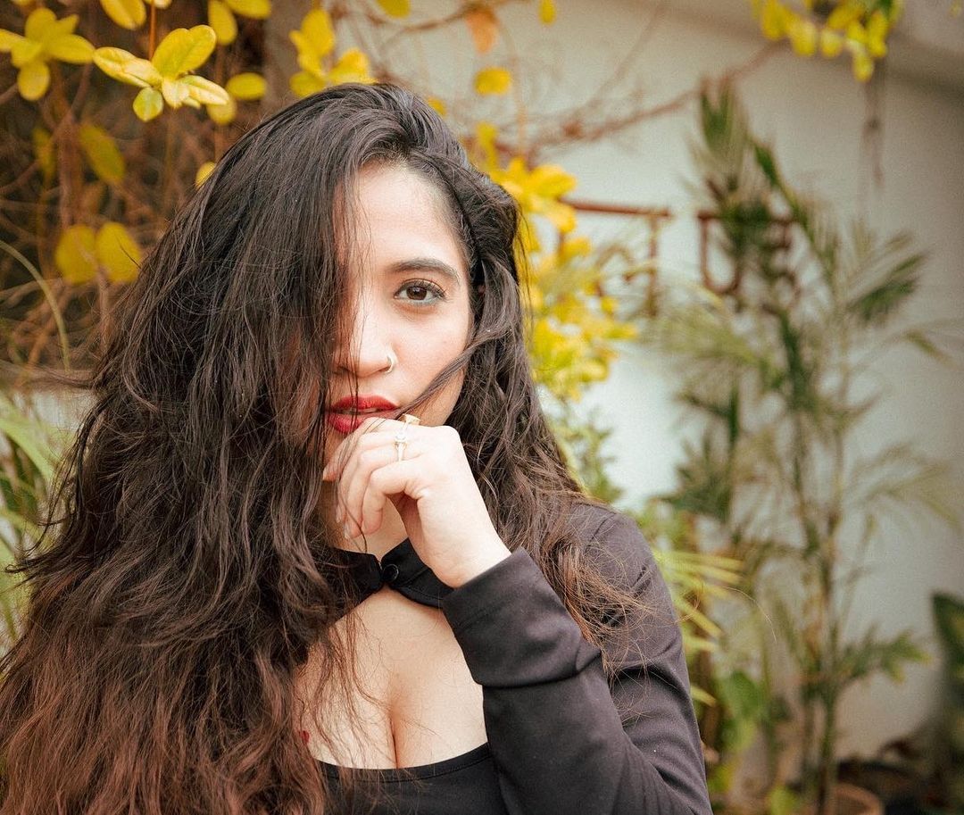 photos : ப்பா.. க்யூட்டான சிரிப்பால் ரசிகர்களை ஈர்க்கும் மெஹெக் மெஹ்ரா ...