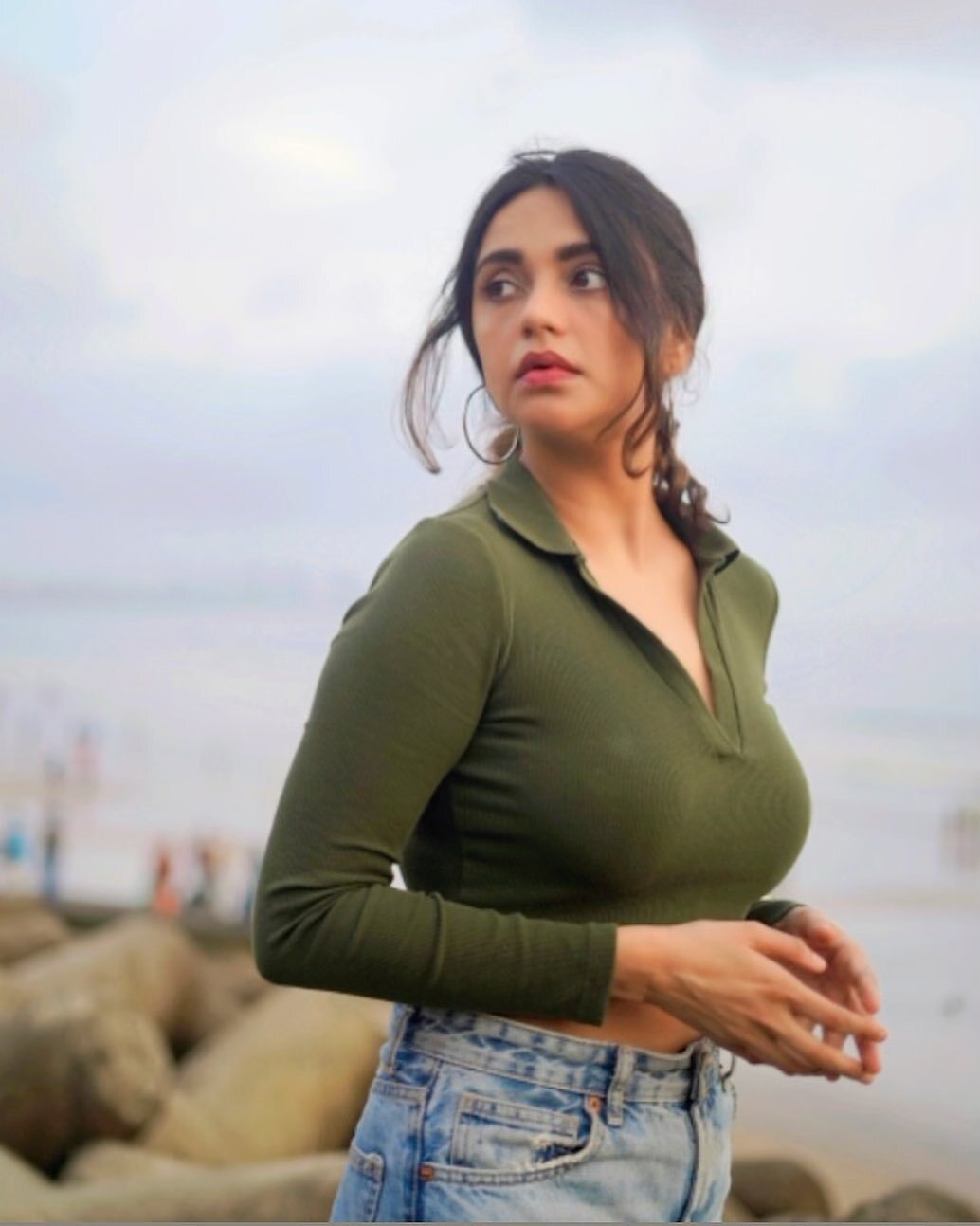 photos : காட்டுக்குள் மஜா போஸ் கொடுத்த ரவீனா சர்மா.. கவர்ந்திழுக்கும் ...