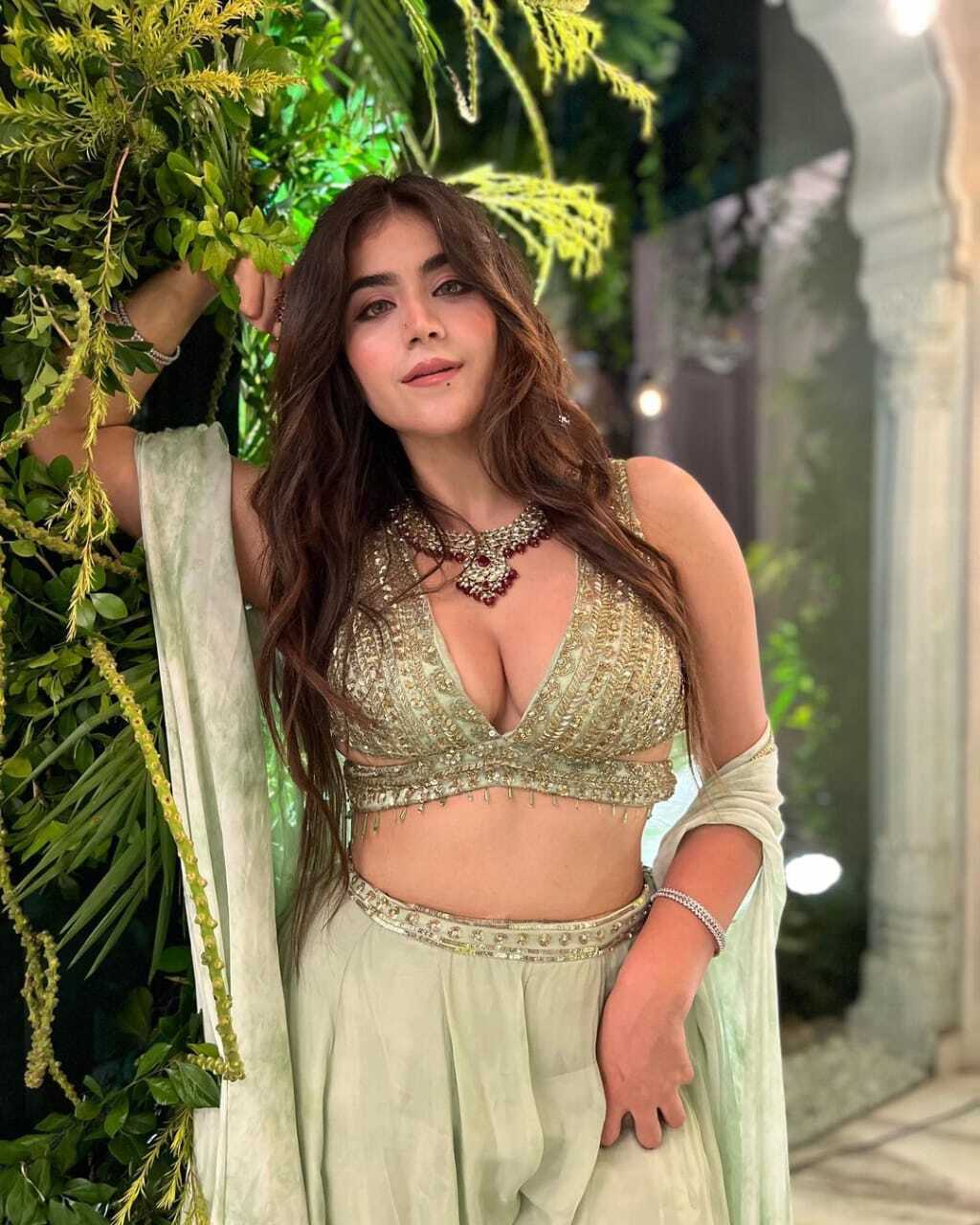 photos : அழகே பொறமைப்படும் பேரழகில் ஹர்னீத் கவுர்.. வசீகரிக்கும் நச் போட்டோஸ் இதோ! | actress ...