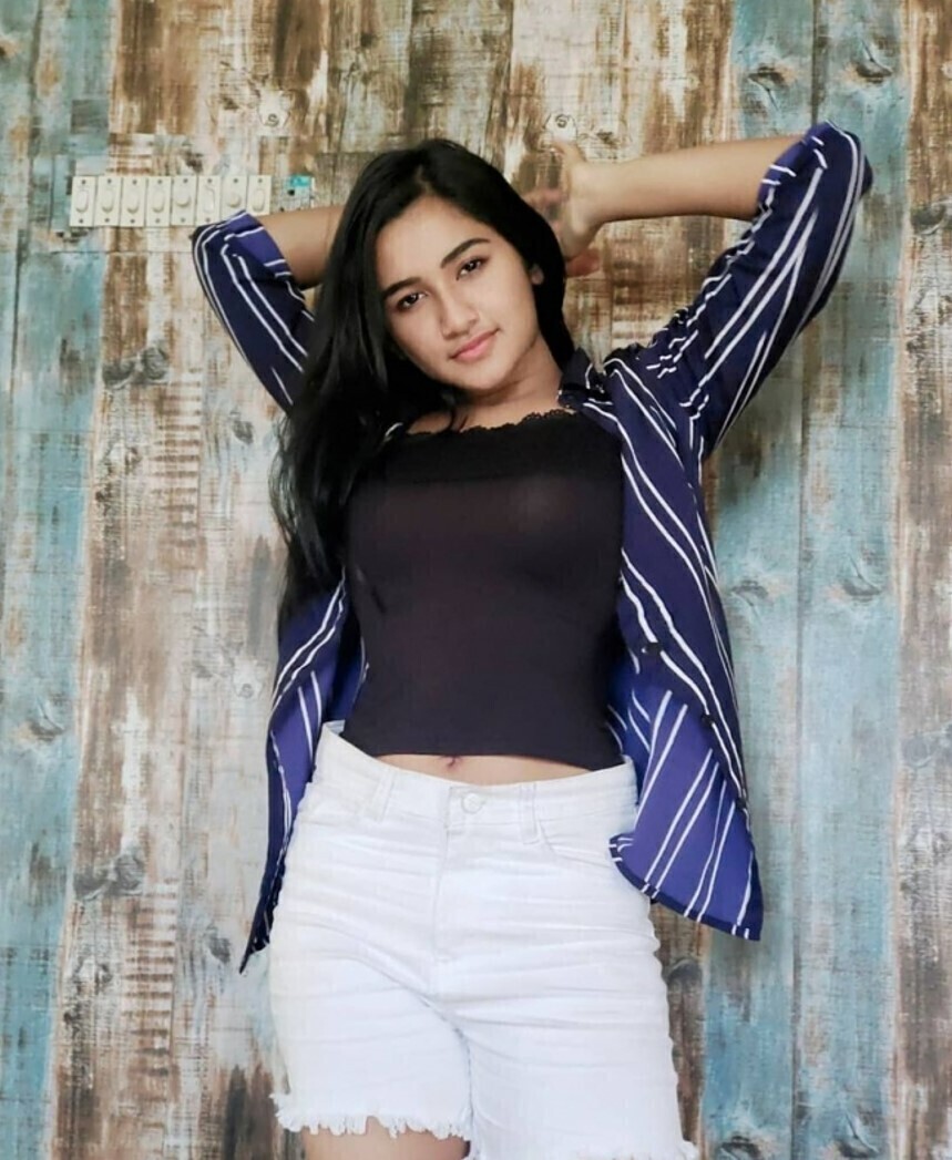 PHOTOS : சீரியல் நடிகை ரவீனா தாஹாவின் கலக்கல் புகைப்படங்கள்..! | serial ...