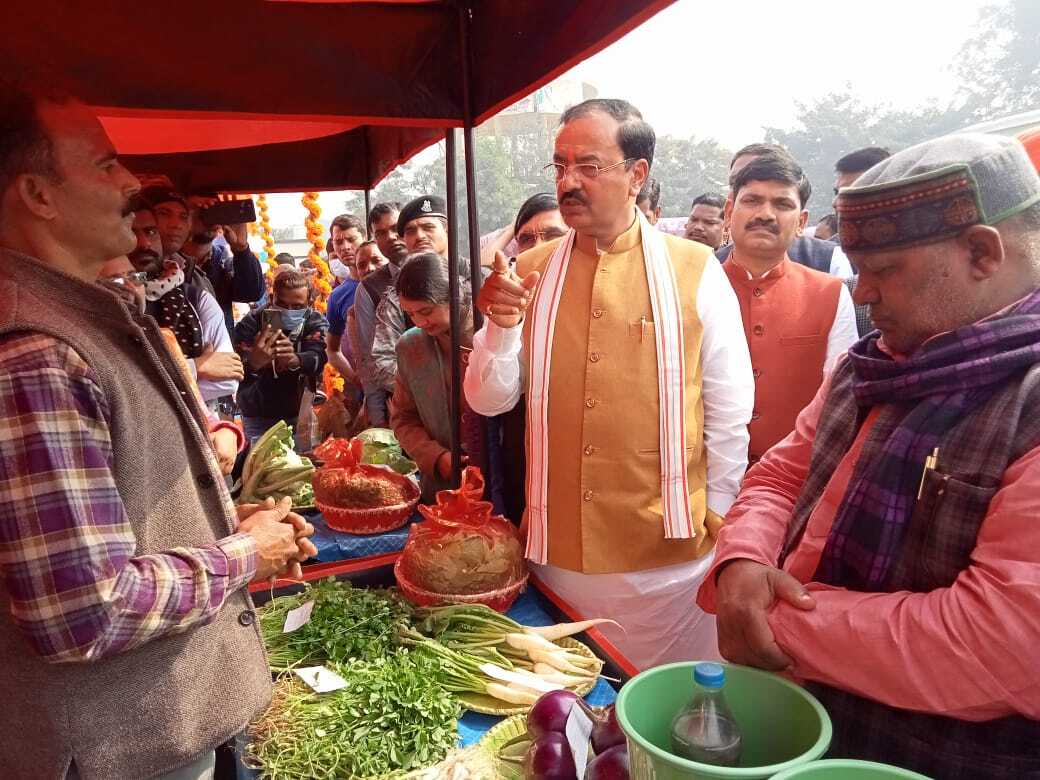 PICS: पीएम के संसदीय क्षेत्र में जन चौपाल में भावुक दिखे डिप्टी सीएम ...