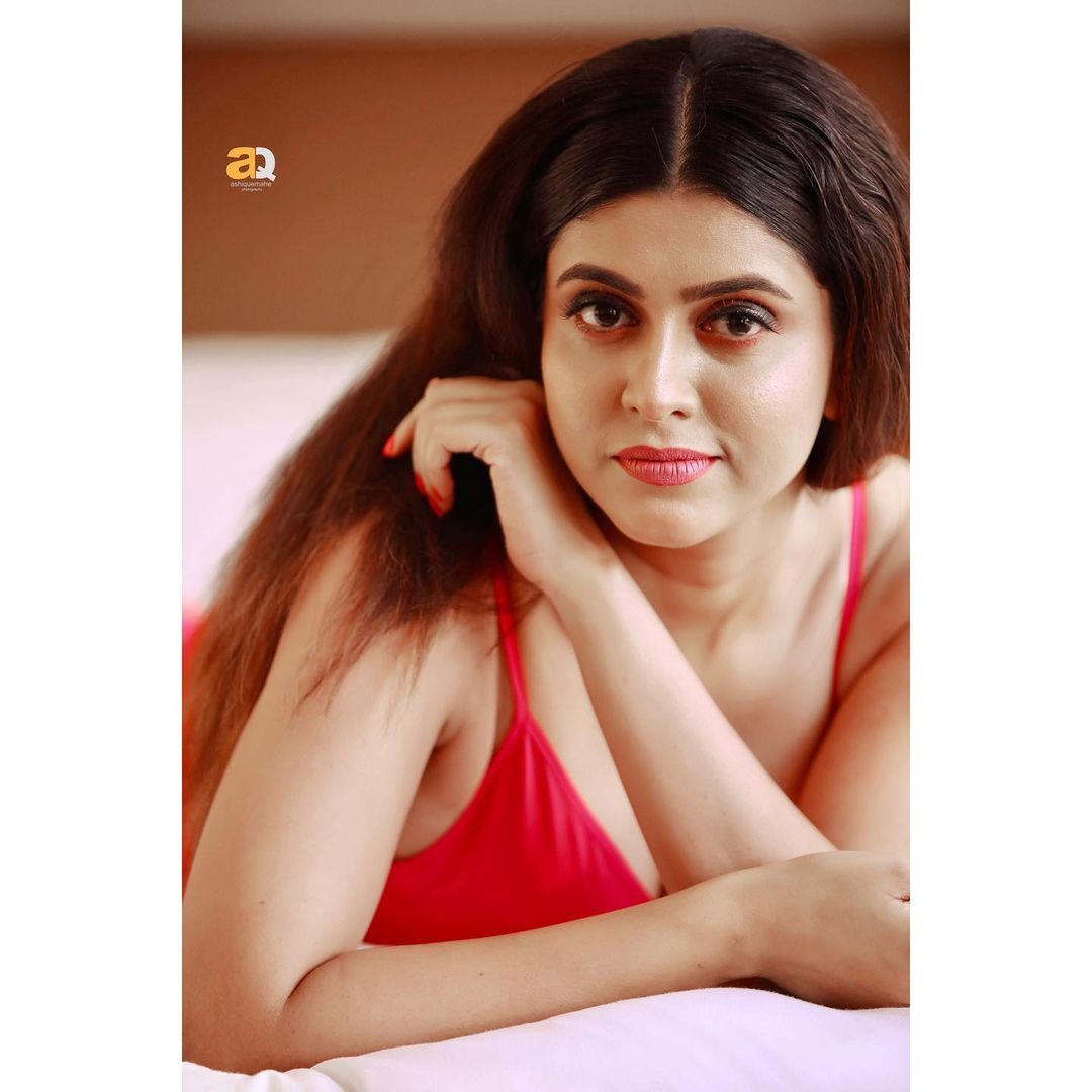 South Actress Resna Pavithran's Glamorous Makeover Made Wow Among Fans | Resna Pavithran: ഹോട്ട് ...