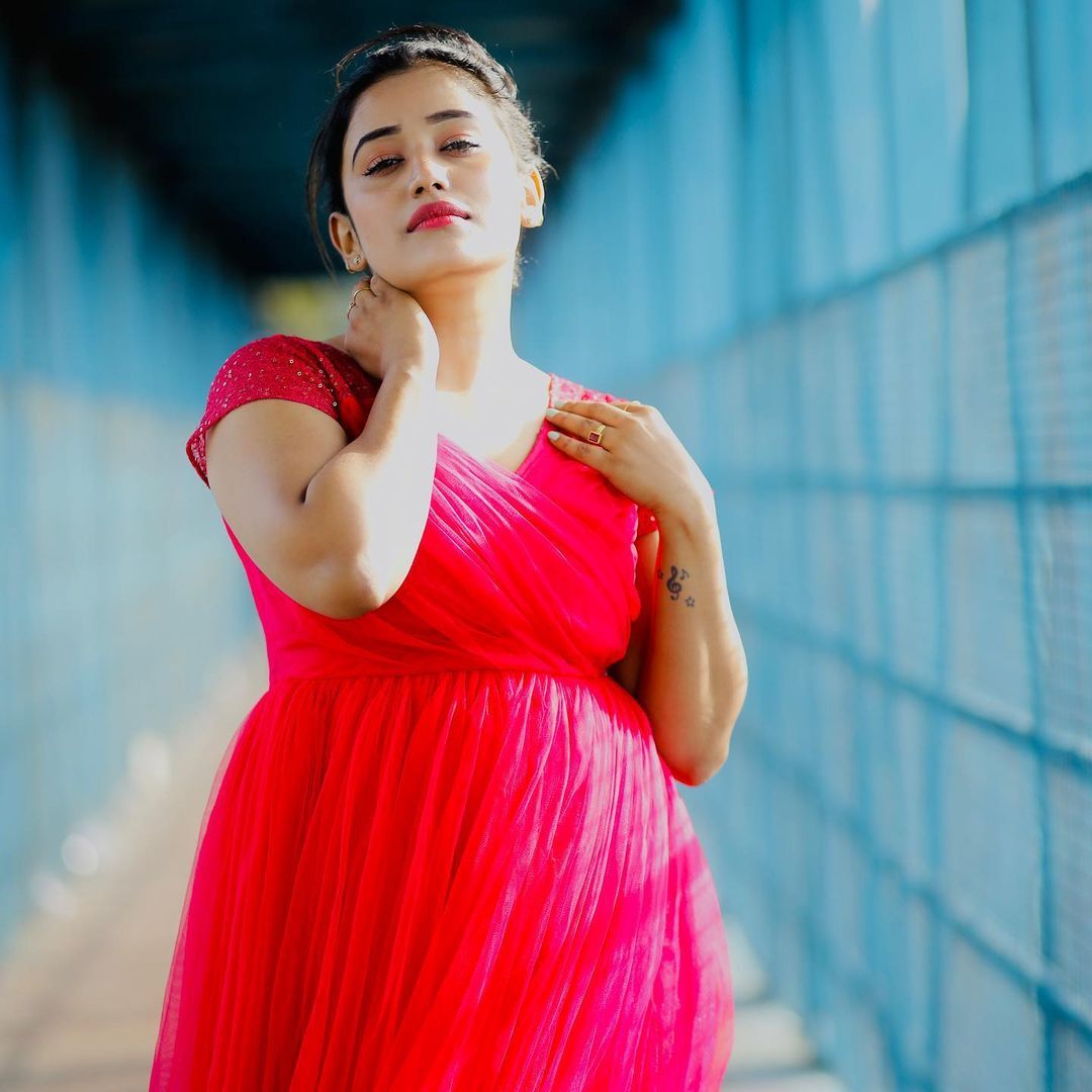 Televison Actress Anumol Anukutty's Stylish Makeover Goes Viral On ...