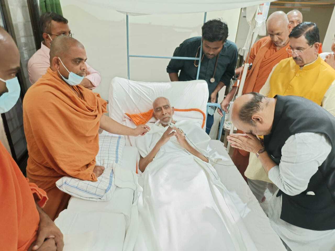 ಸಿದ್ದೇಶ್ವರ ಶ್ರೀಗಳ ಆರೋಗ್ಯ ವಿಚಾರಿಸಿದ ಬಸವರಾಜ ಬೊಮ್ಮಾಯಿ | CM Basavaraj ...