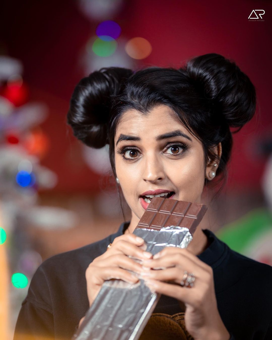 కవ్వించే అందాలతో కట్టిపడేస్తున్న శ్యామల.. గ్లామర్ డోస్ పెంచేసిందిగా ...