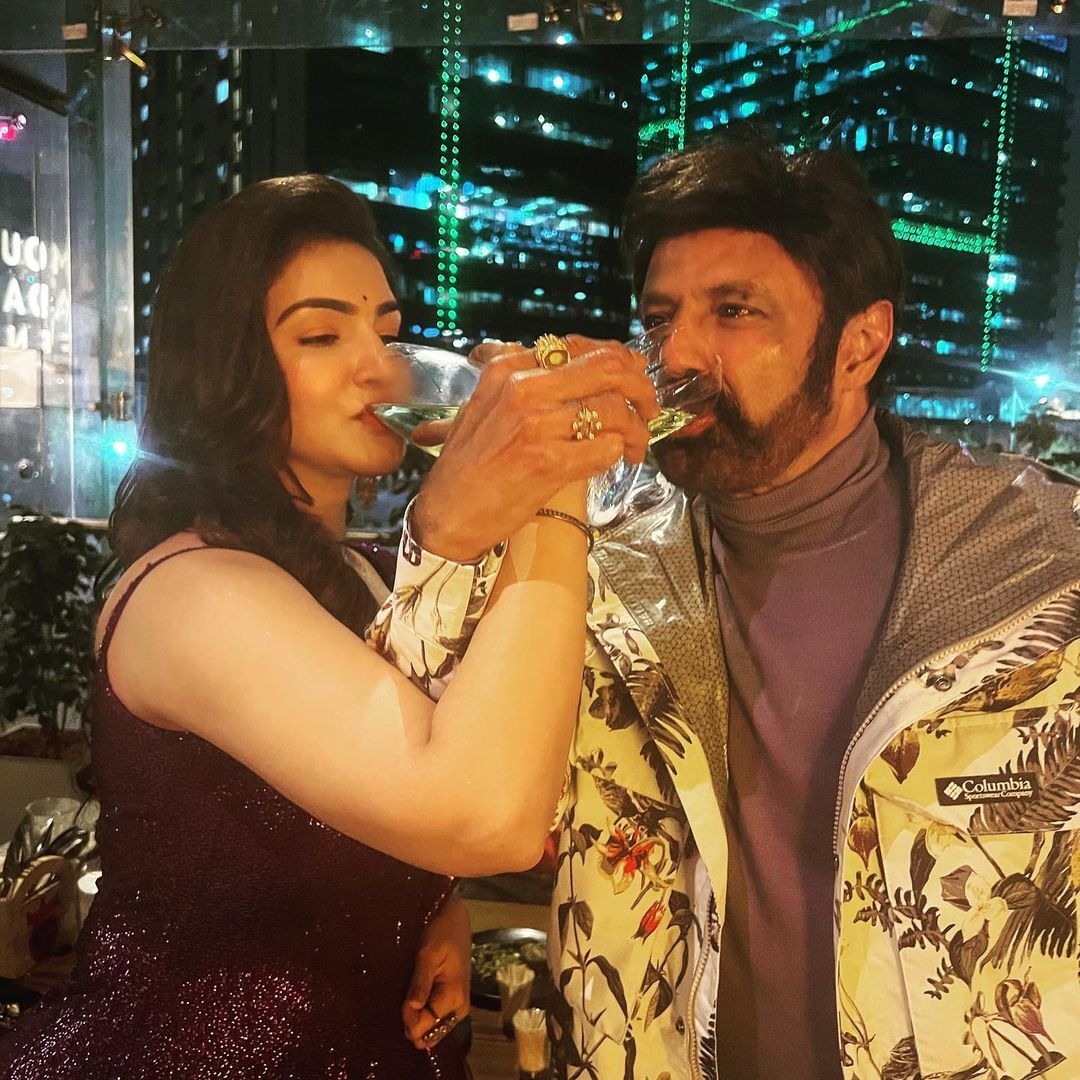 భామ ఎక్ పెగ్ లా.. రెచ్చిపోయిన బాలయ్య, హానీ రోజ్.. ఉత్సాహం ఉరకలేస్తుందిగా..! | Balakrishna and ...