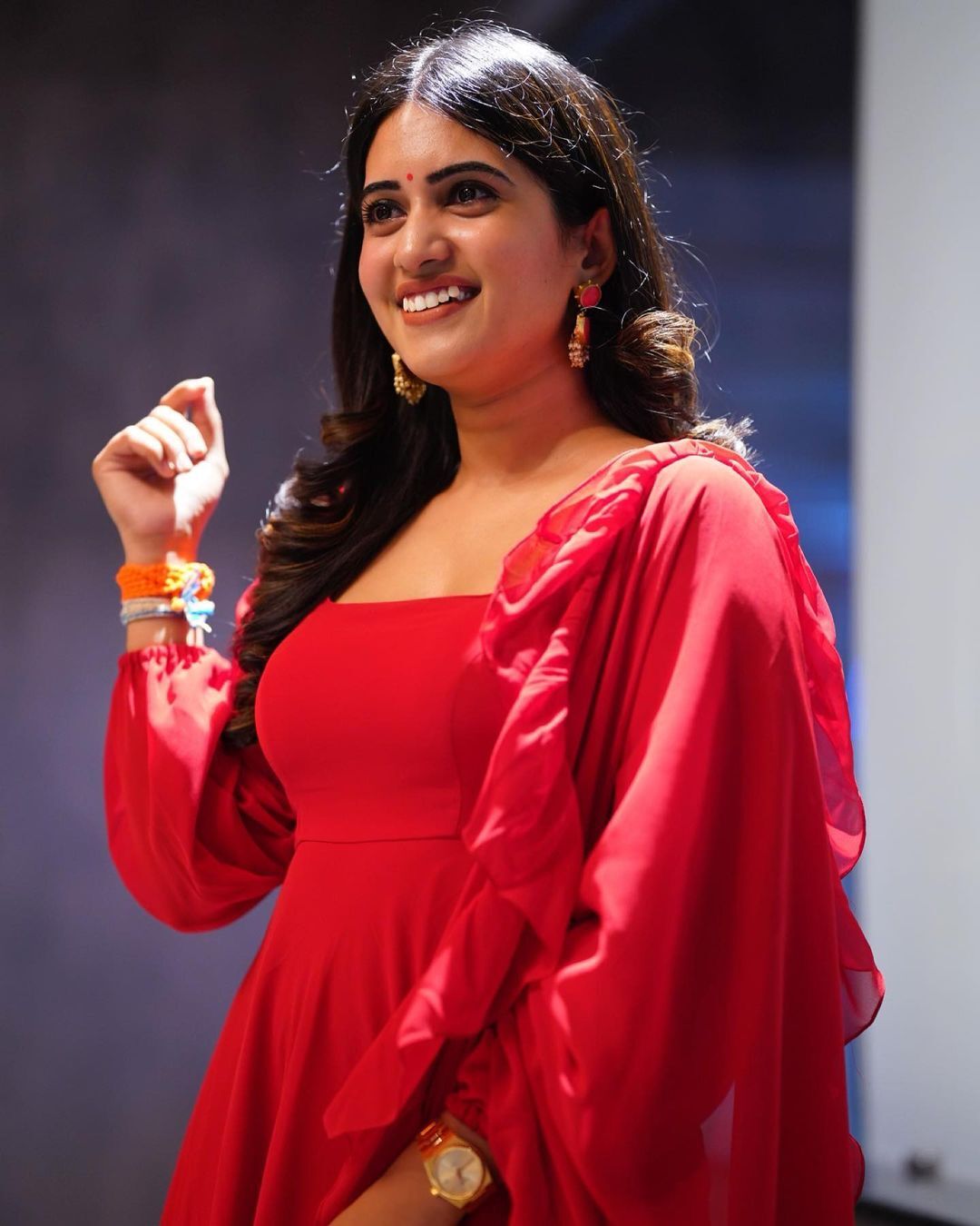 కుర్రకారుకు కనుల విందు.. ఫుల్ జోష్‌లో స్రవంతి చొక్కారపు ..!! | Anchor ...