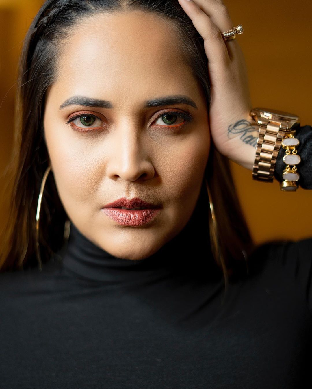 హాట్ లుక్స్‌తో హీటెక్కిస్తున్న అనసూయ భరధ్వాజ్.. మరీ ఇంతగా అయితే ...