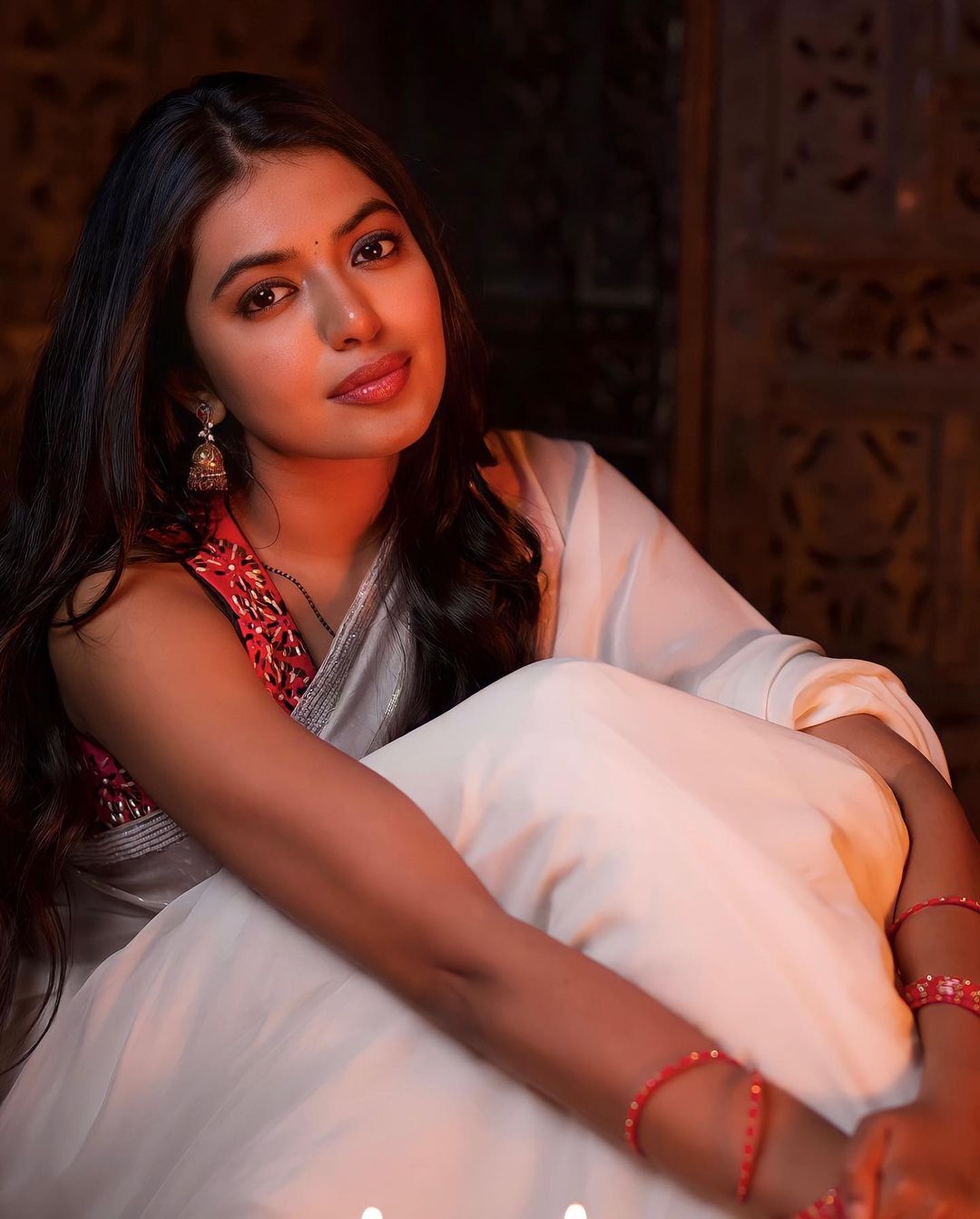 క్యూట్ అందాలతో చిత్తు చేస్తున్న శివాని రాజశేఖర్. | Actress Shivani ...