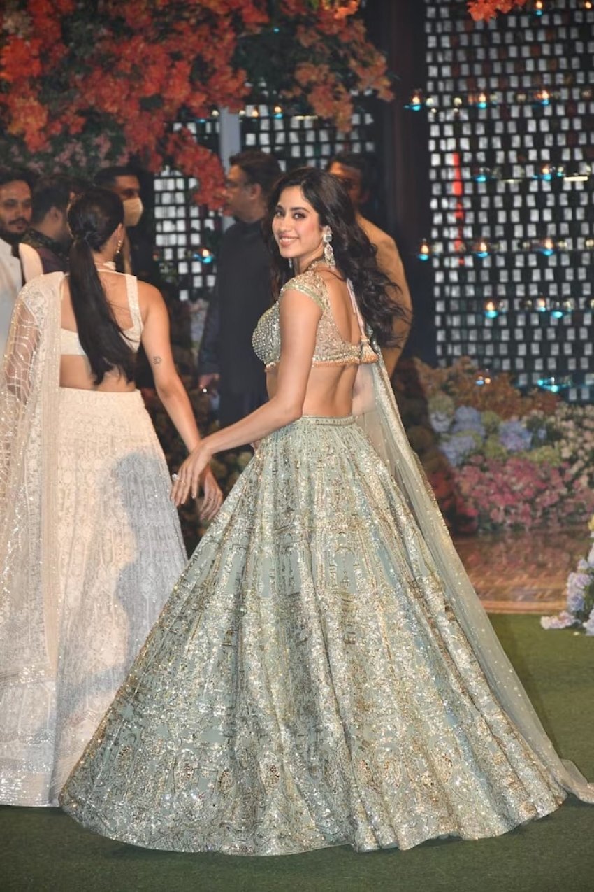 Anant Ambani-Radhika Merchant Engagement A Starry Affair! Janhvi Kapoor ...