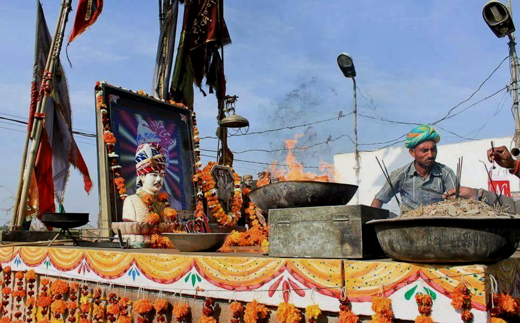 Om Banna Bullet : राजस्‍थान के गांव चोटिला में क्‍यों होती है ओम बन्‍ना ...