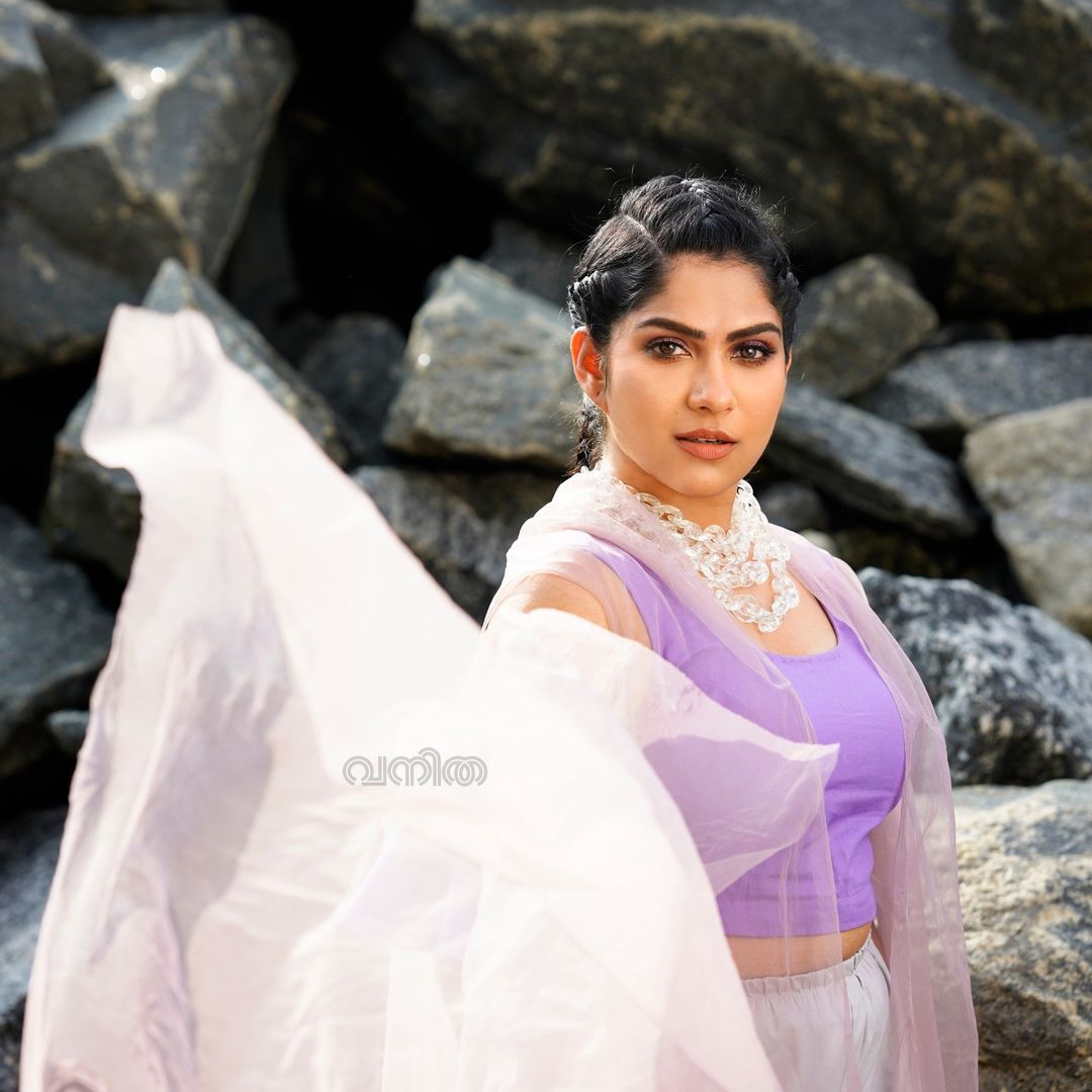 Chathuram Fame Swasika Looks Stunning in Latest Photoshoot For Vanitha ...