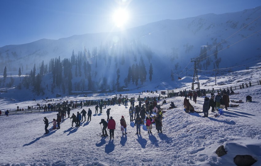 Jammu And Kashmir Snow Fall In 2023 Photos: HD Images, Pictures, News ...