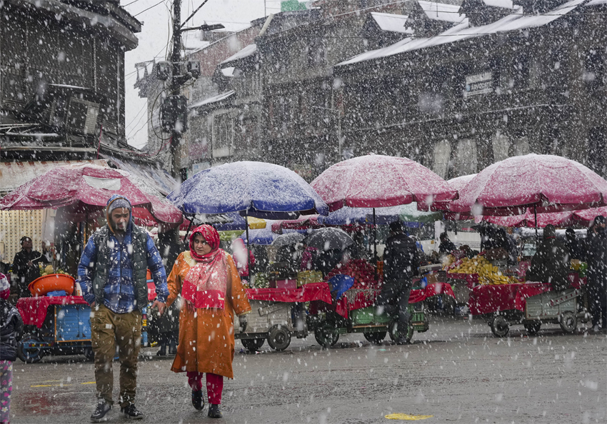 Jammu And Kashmir Snow Fall In 2023 Photos: HD Images, Pictures, News ...