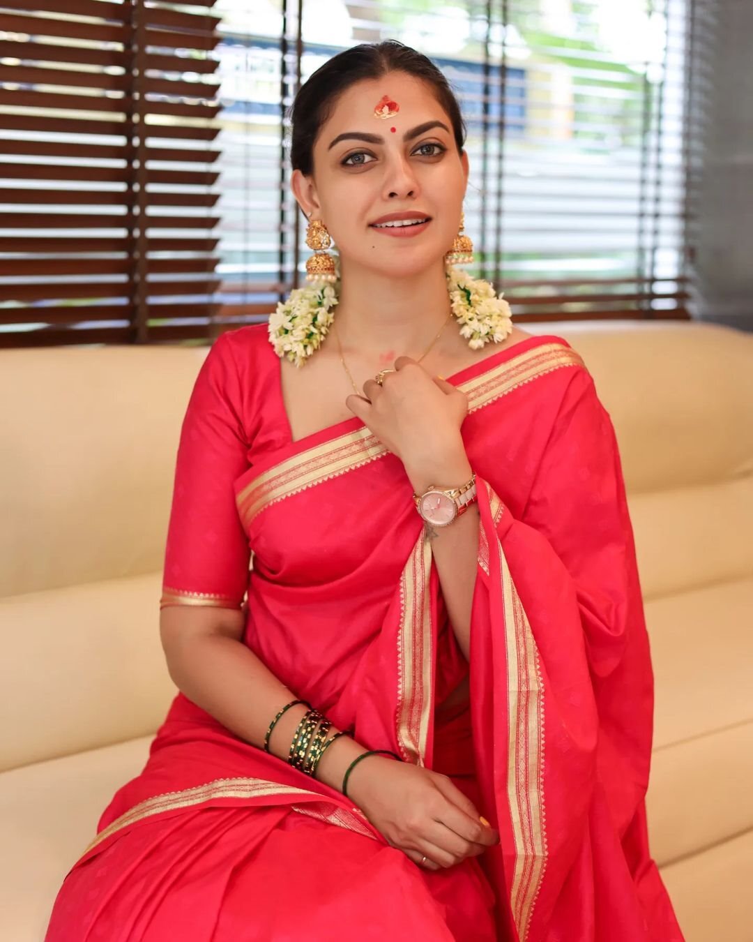 Mollywood Actress Anusree's Stunning Makeover in Saree Goes Viral on Social Media | Anusree ...